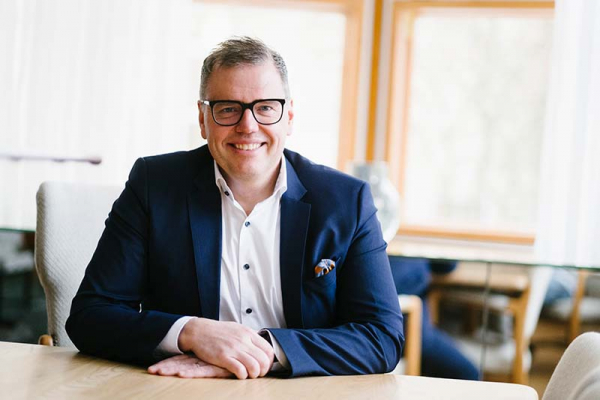 Toimitusjohtaja Tom Lindholm: Tämä on paras paikka auttaa ihmisiä ja ...